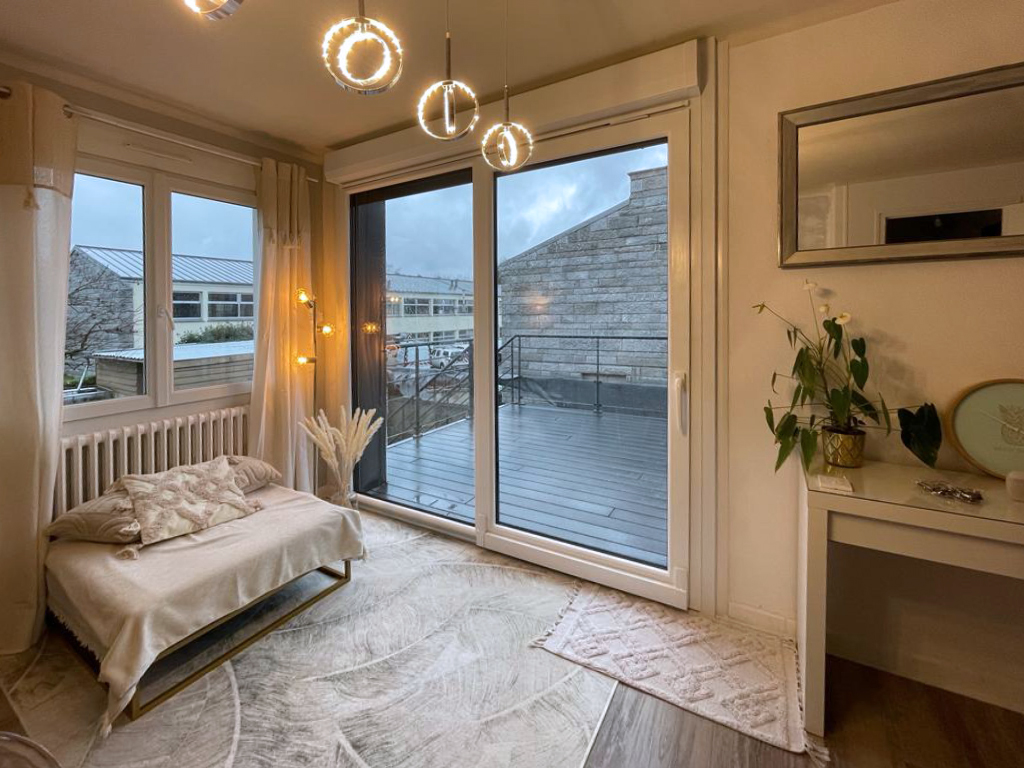 Comment fonctionne une fenêtre coulissante à translation ? - Kiclos